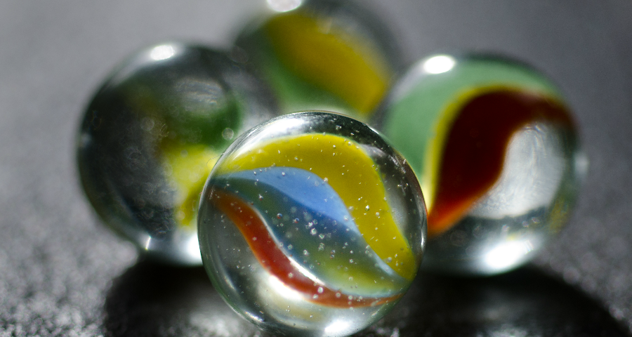 De knikker achterna - Zin.nl