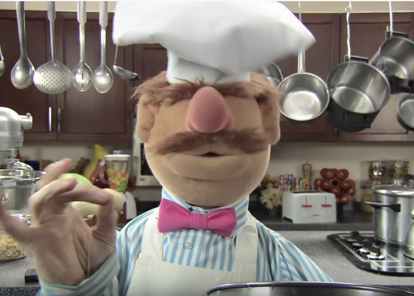Zó grappig! The Swedish Chef (van The Muppets) maakt popcorn - Zin.nl
